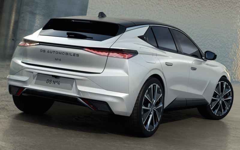 Citroën DS4 diventa DS N° 4: prezzo, interni e dimensioni