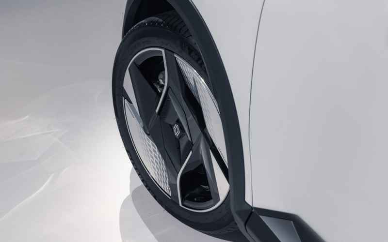 Nuova Renault Scénic 2023 E-Tech Electric: da monovolume a SUV