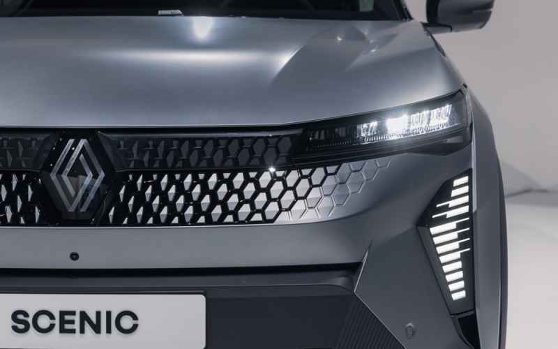 Nuova Renault Scénic 2023 E-Tech Electric: da monovolume a SUV