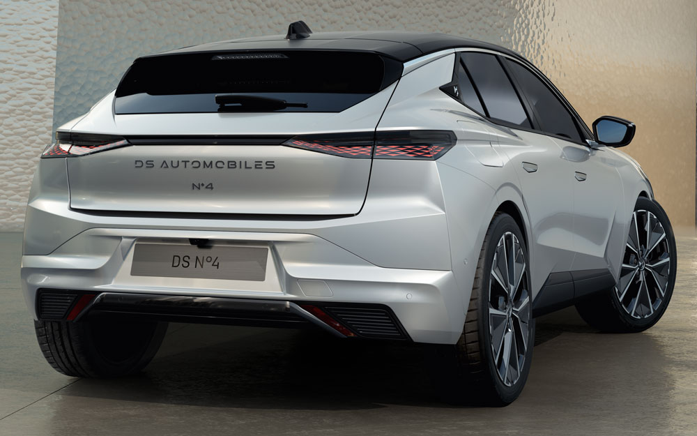 Citroën DS4 diventa DS N° 4: prezzo, interni e dimensioni
